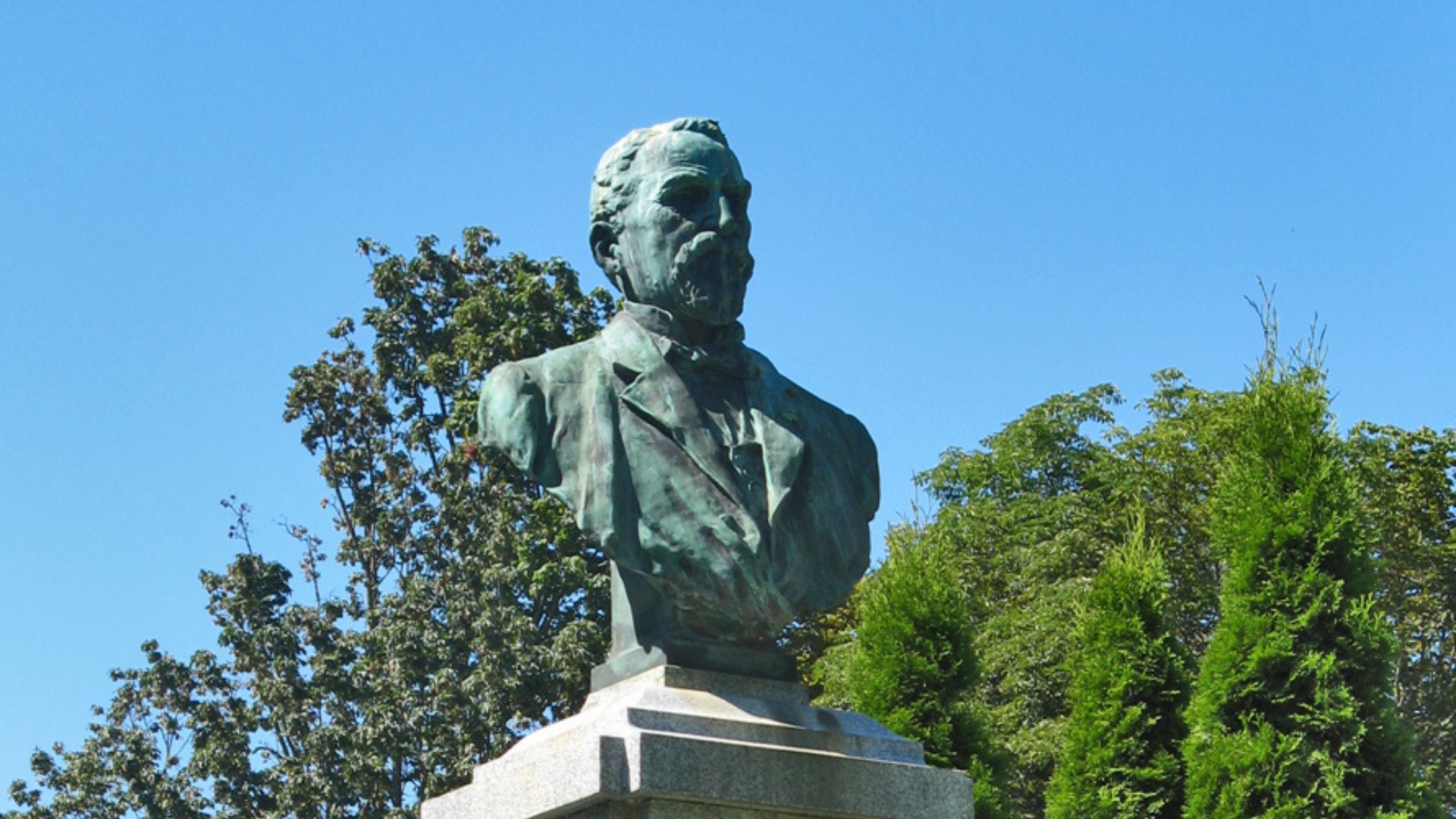 Our News - Oppy honors founder on 165 years of success - Oppy